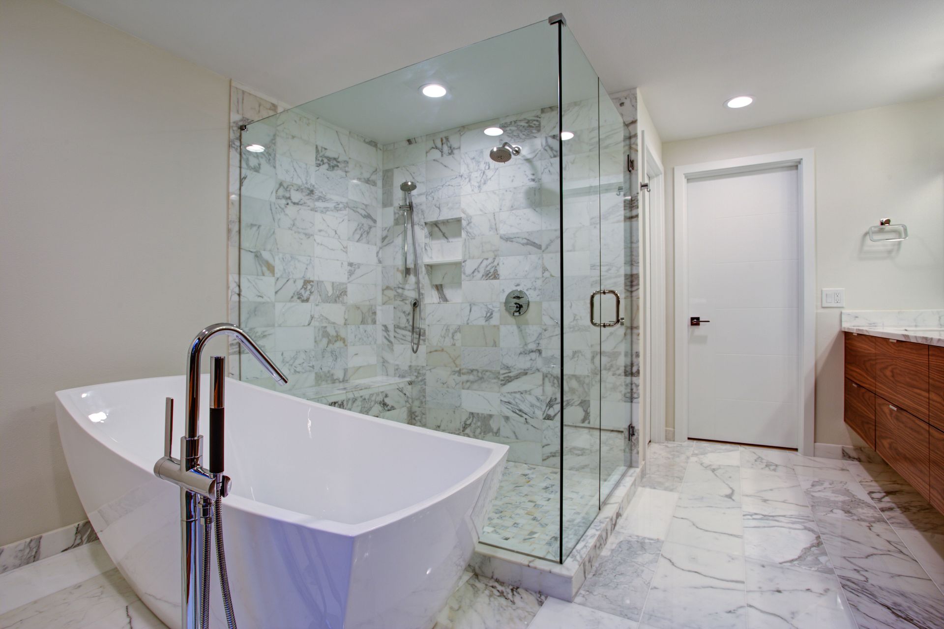 3 Signs You Need to Replace Your Tub - Custom Bath Solutions